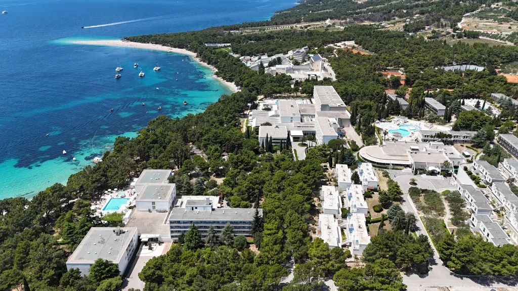 Ovo je najljepša plaža na Jadranu i turistički mini grad koje je bogati ...